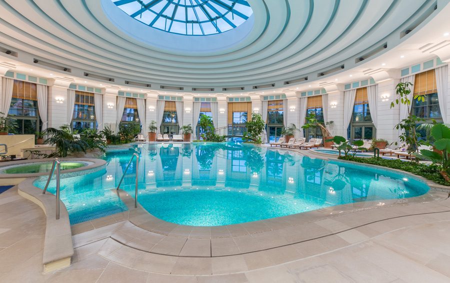 webOutdoor-Indoor-Swimming-Pool - French Promise by Kairos Travel