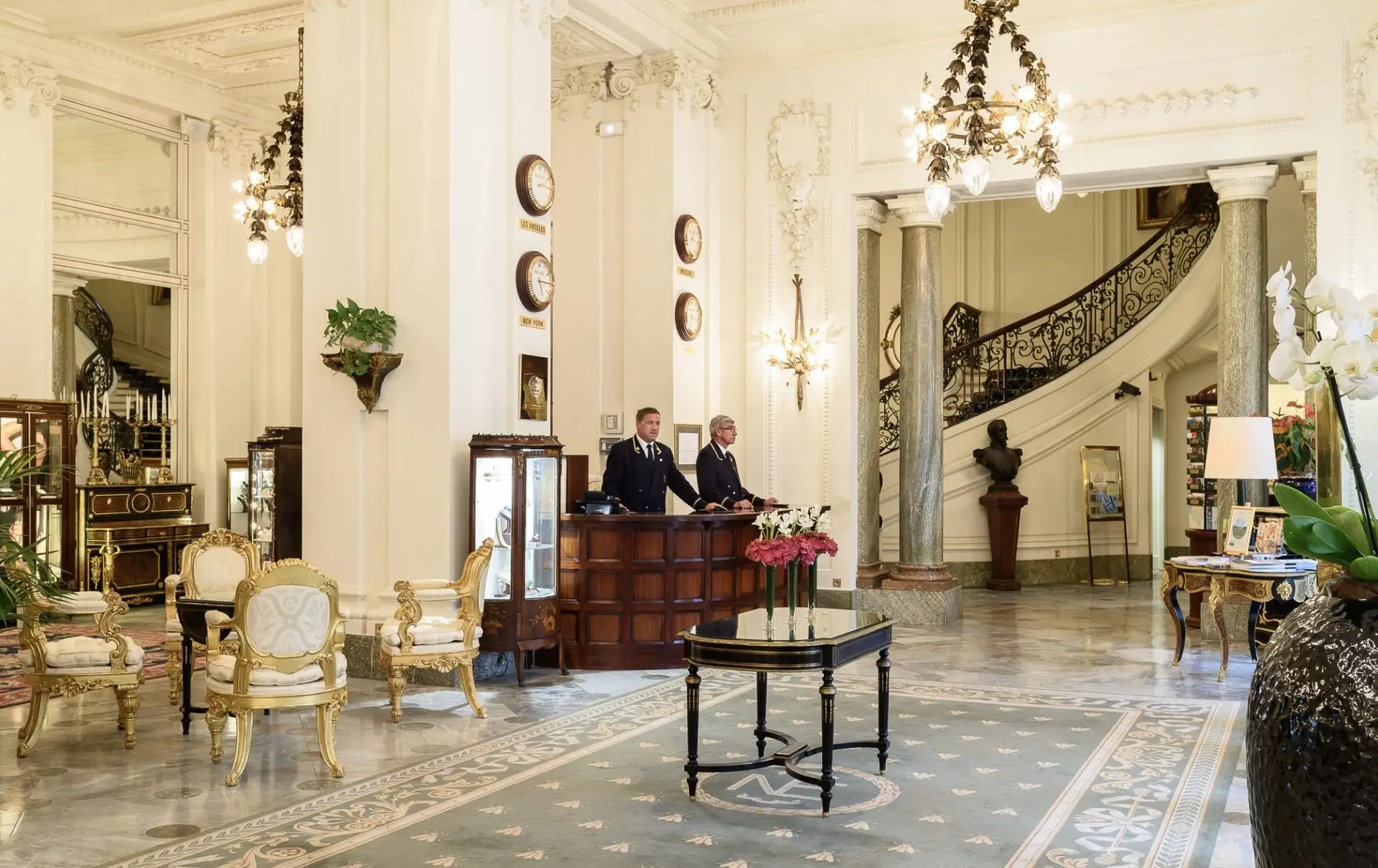 hotel-du-palais-biarritz-entree - French Promise - France's Top DMC